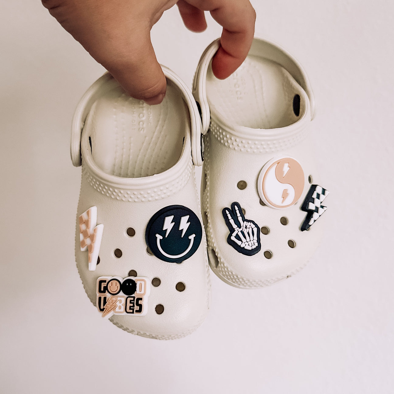Good Vibes Charms – Kickin it up Socks